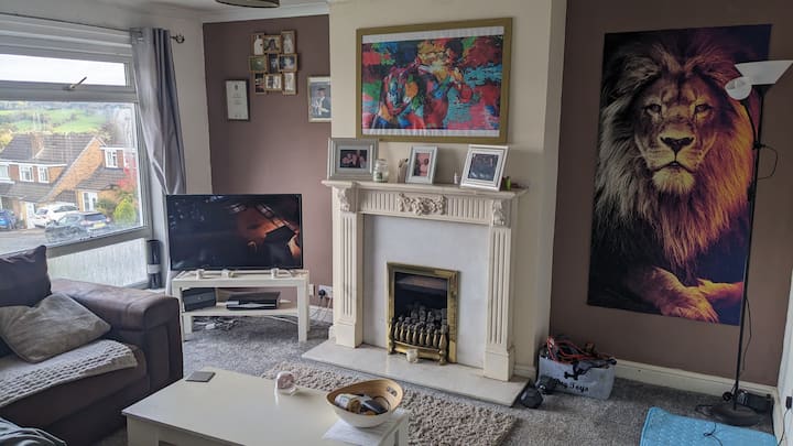 Cosy 2 Bedroom Apartment In Quiet Cul-de-sac - 