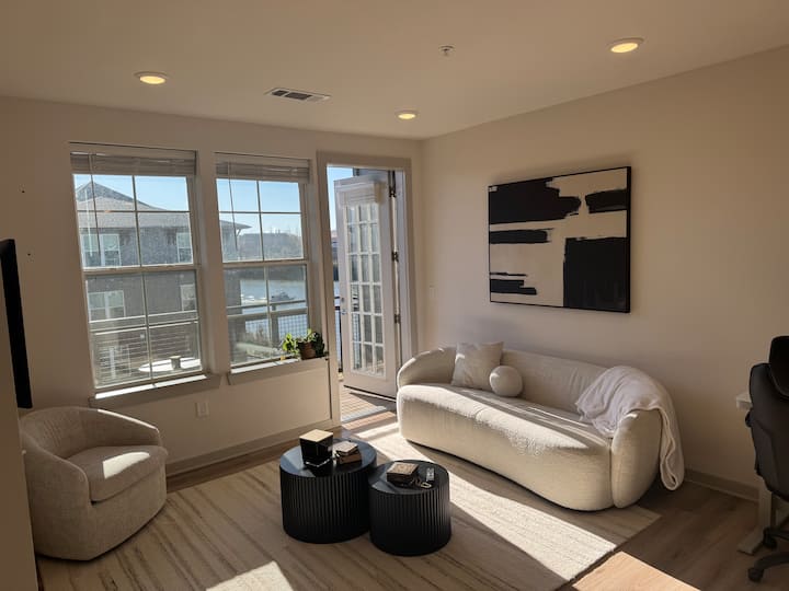 Luxury Apartment - Across Neyland Stadium! - Zoo Knoxville, Knoxville