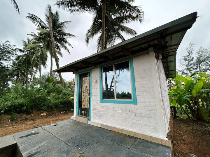 Sukhi Beach Cottage 1 - Gokarna