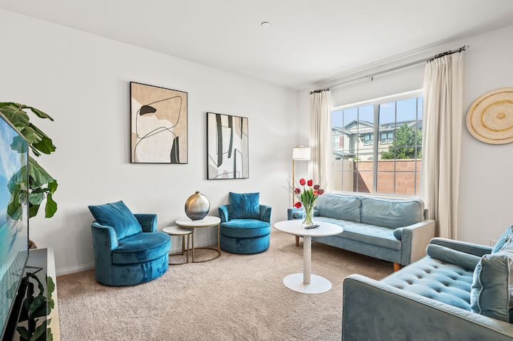Family 3bd Home · 6 Beds · Peaceful Chino Stay - 치노