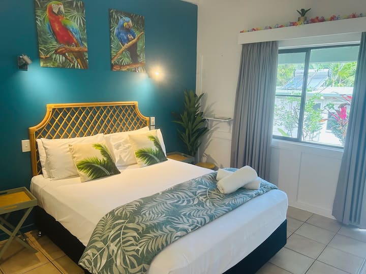 Superior Queen Studio At Amaroo - Picnic Bay