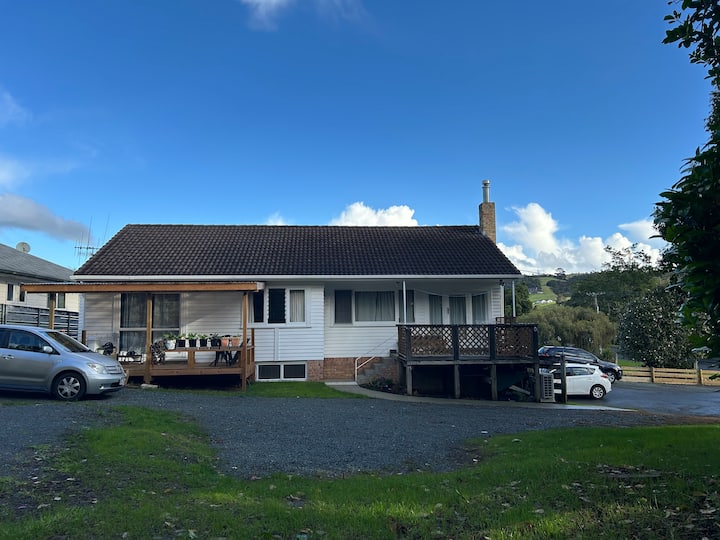 Studio Apartment With Private Bathroom. - Whangarei