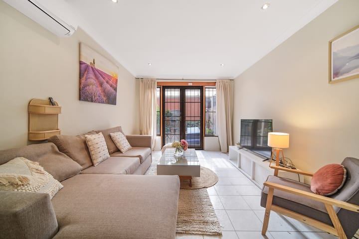 2br City Fringe Terrace W/ Courtyard In Redfern - Moore Park