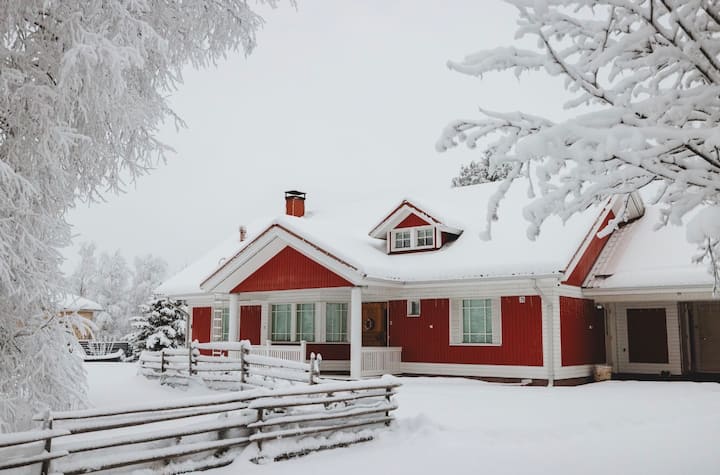 Spacious Red Cottage • River, Sauna & Auroras. - Rovaniemi