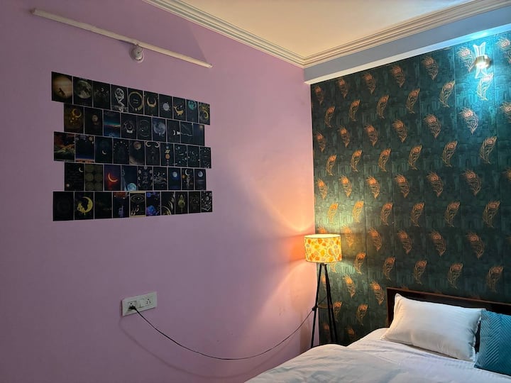Moon - 2bhk Calm & Cozy Hideaway Away From Home - Varanasi