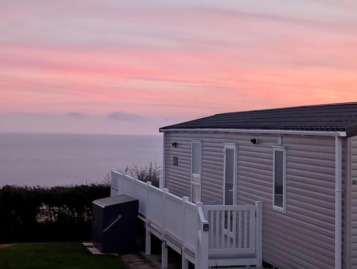 Sea View Chalet Steps From Durdle Door | Sleeps 6 - West Lulworth
