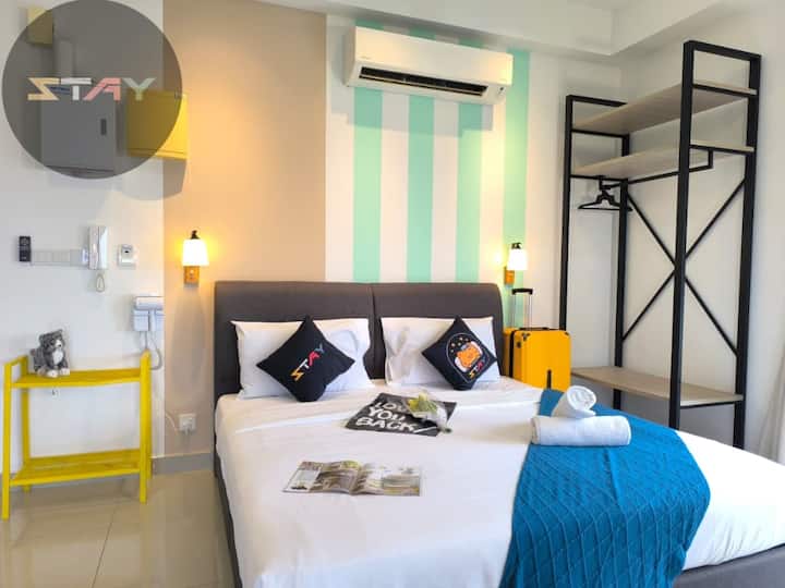 Meridin Sovo Cozy Couple King Bed Studio Bystay - Gelang Patah