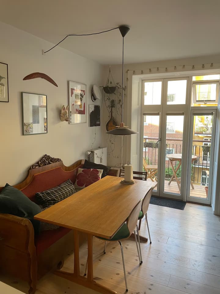 Stunning Authentic Renovated Apt I Lakes & Metro - Copenhaguen