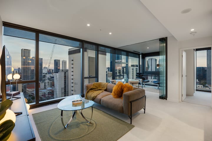 Elevated Perth Stay • Skyline Views • Reset Space - Australia