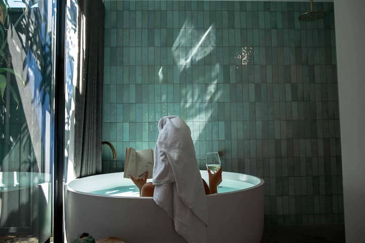 Immerse Soak Bath & Town Walk Studio · Dunsborough - Yallingup