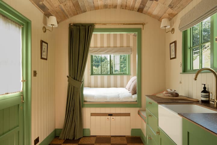 Holly Hut - Tunbridge Wells