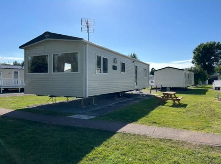 Butlins Minehead 8 Berth Caravan - Minehead