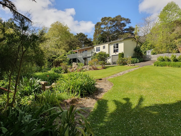 Secluded Urban Hideaway, Surrounded By Nature - Te Aroha
