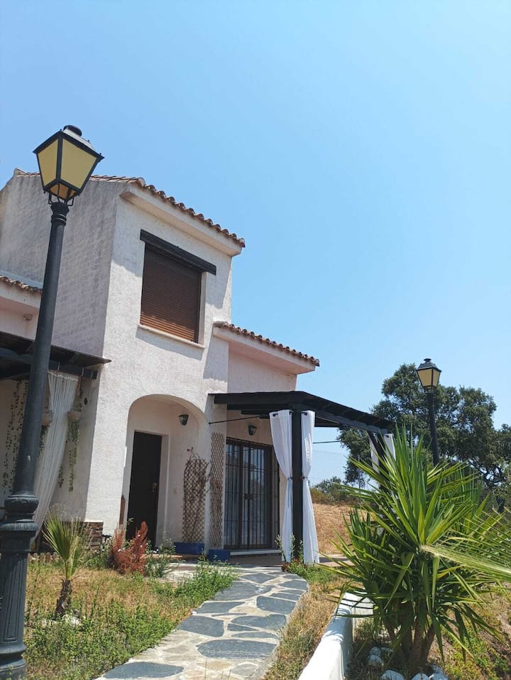 El Rinconcito, Urbanización La Algara - El Castillo de las Guardas