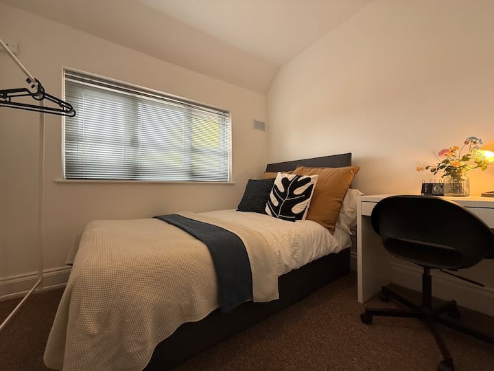 Solihull/sheldon Double Room 3 - Solihull