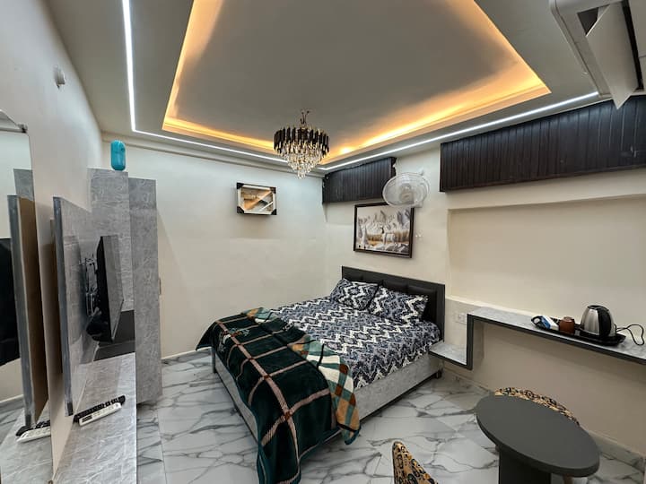 Eclaṭ Vibes – Calm & Clean Space Near Har Ki Pauri - Haridwar