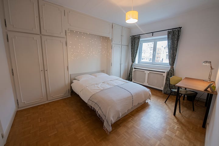 #5 Charming Private Bedroom With Comfort - Woluwe-Saint-Lambert