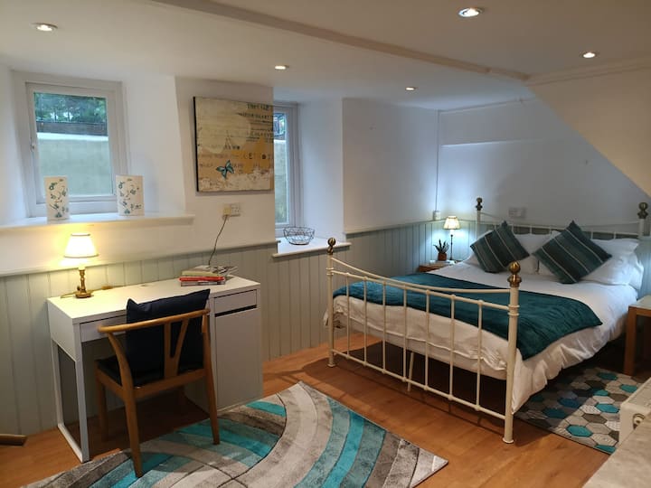 The Studio@ St Cleer. Self Contained Room. - Chippenham