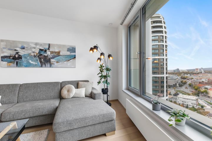 Luxury Sky Park Apartment – Panoramic Castle Views - Bratislava