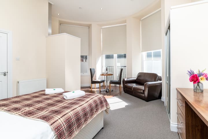 Relaxation In Central Studio | Coffee Perks - Aberdeen
