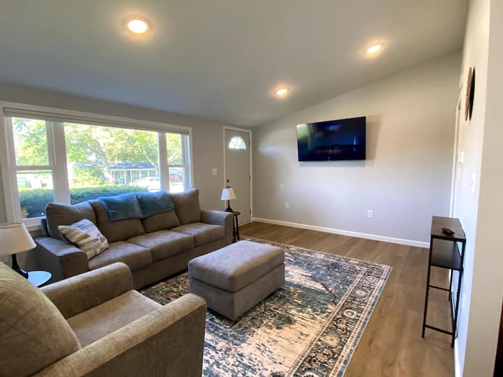 Turnkey 3br Home, Peaceful, All-inclusive W/ Wi-fi - Valparaiso, IN