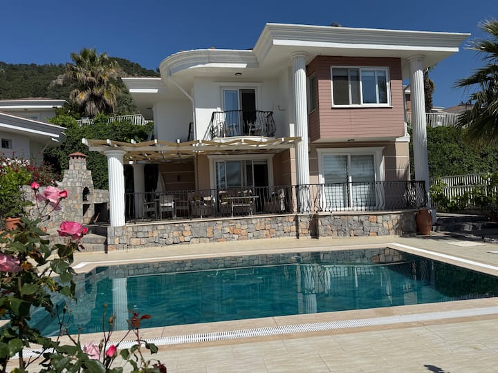 Villa Sinclair, Sarigerme. Own Pool & Valley Views - Sarıgerme
