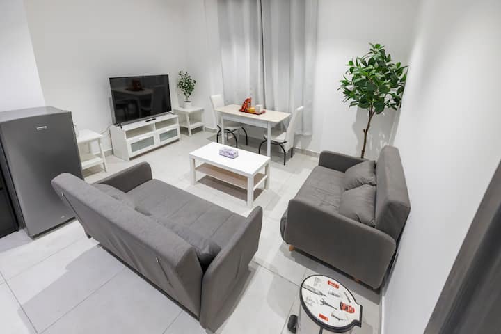 Modern 1br In Salmiya | Gym • Pool • Free Parking - Kuwait