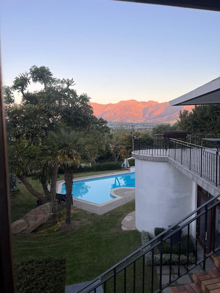 Durr’s Nest - Main House | Central Paarl Retreat - Paarl