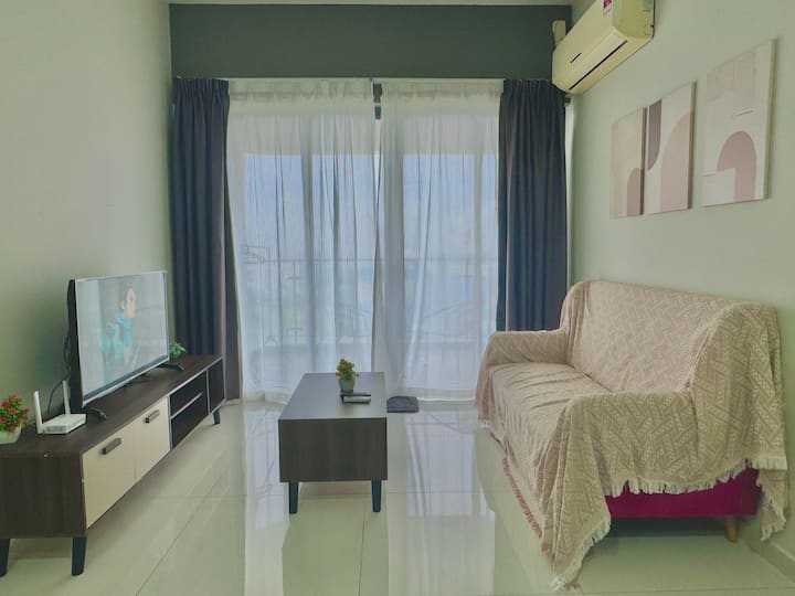 Comfy 2br Apt Danga Bay Seaview Free Parking - Johor Bahru