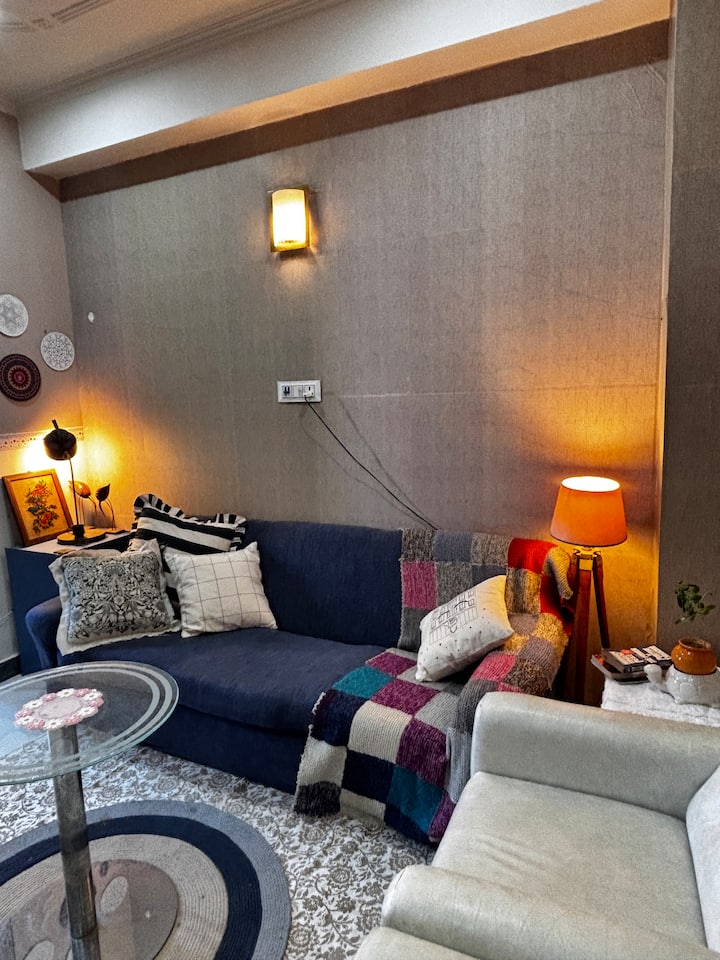 The Cozy Nook — A Warm 2bhk With A Homely Vibe. - Jaipur