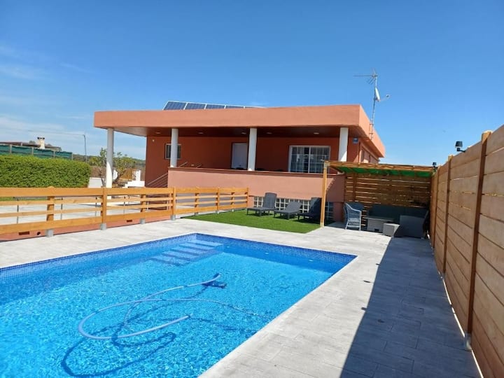 Casa El Roble Tu Espacio Para Relajarte En Familia - Caldes de Malavella