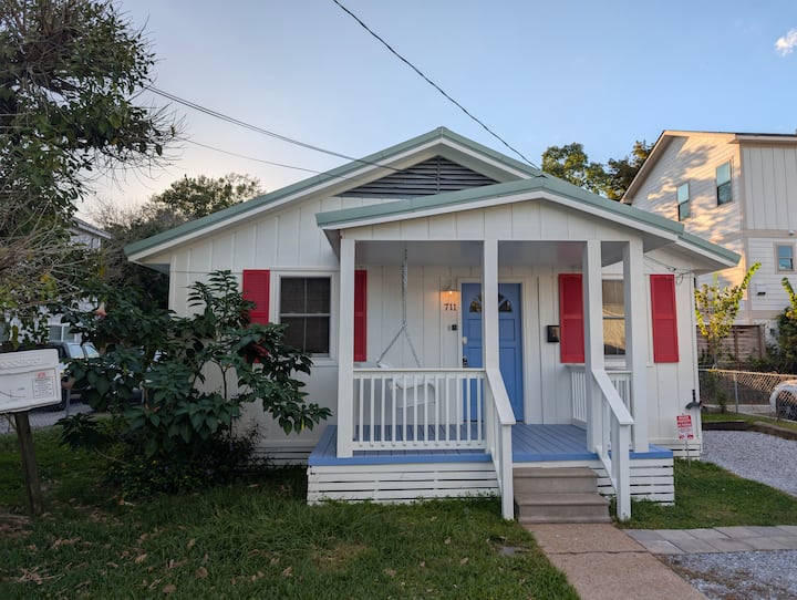 Downtown Ocean Springs Cottage – Walk Everywhere - Ocean Springs, MS
