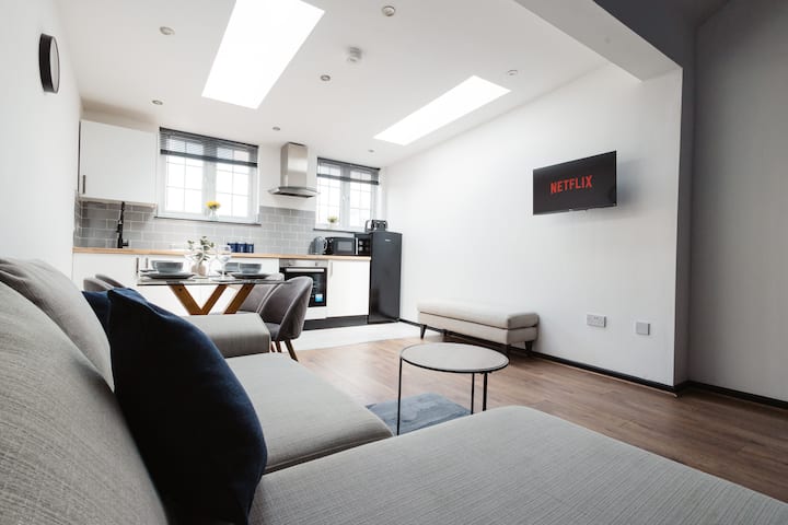 2bed Executive Pad By Traboule Properties Ltd - Warrington