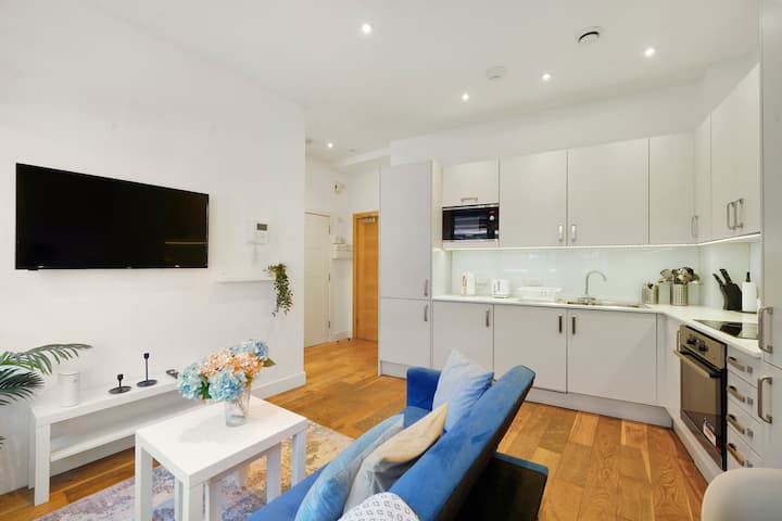 Stylish Feltham Studio Near Station & Shops - 豪恩斯洛