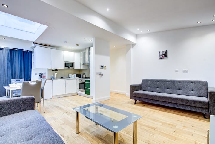 2 Bed House With Parking Near Brent Cross - London
