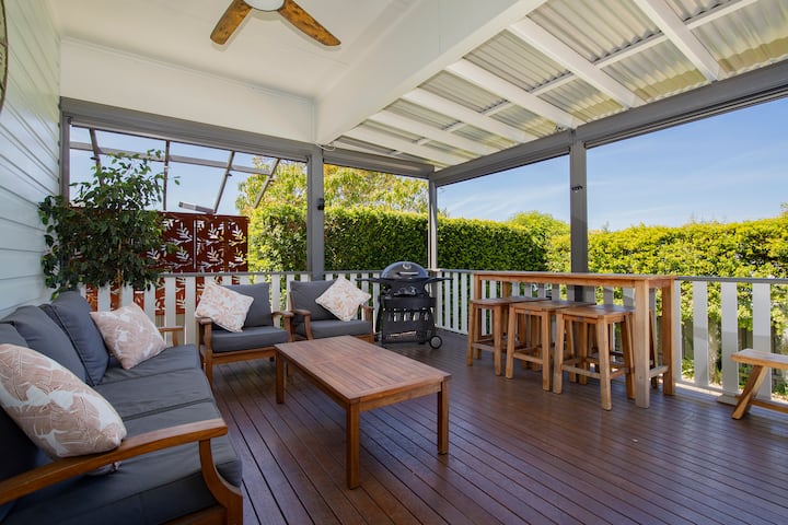 Mayfield Grove—vintage Escape With Modern Comfort - Newcastle