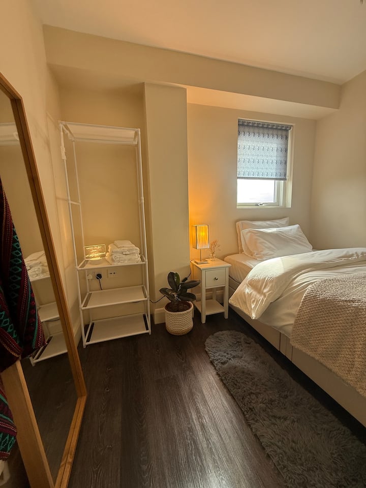 Bright Private Room With Own Bathroom - Birmingham