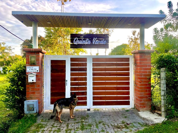 Casa Campestre Con Jacuzzi Climatizado, Bbq, Lago. - La Victoria, Colombia