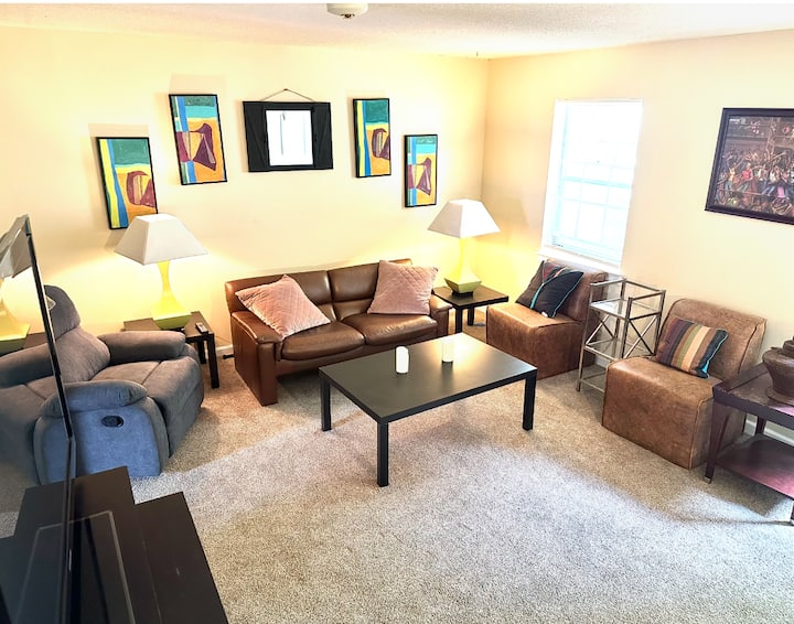 Cozy Home Retreat 2br 2.5ba Central To Everything! - High Point, NC