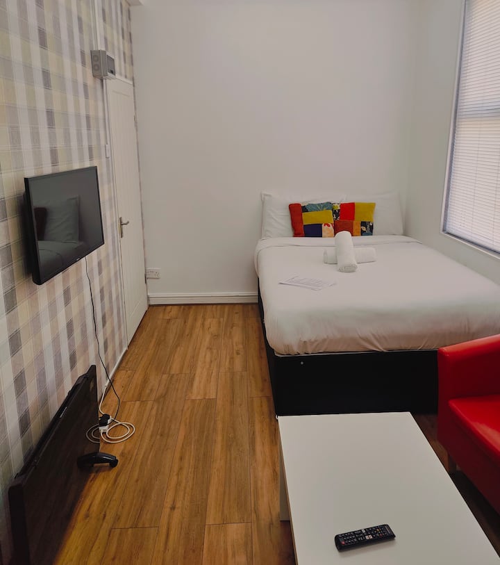 Studio Flat - Sheffield