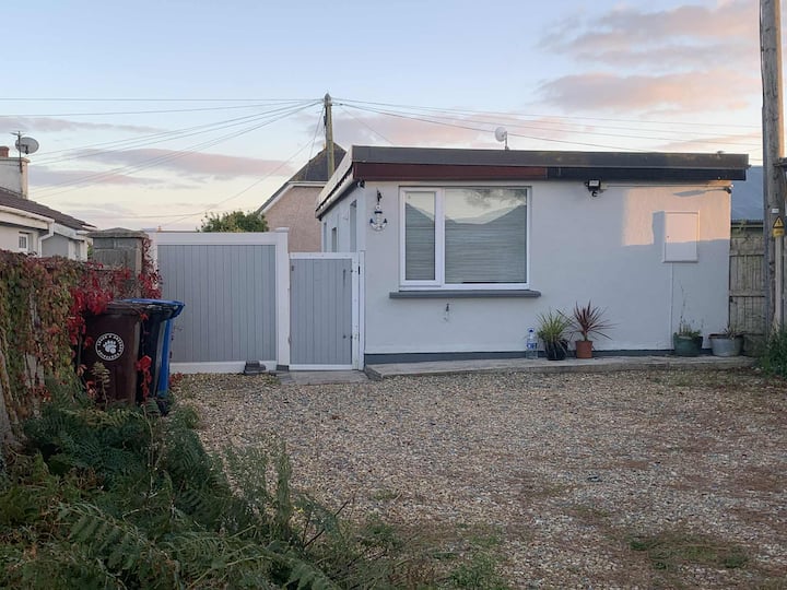 Superb 2 Bed Modernised Beach House - Rosslare