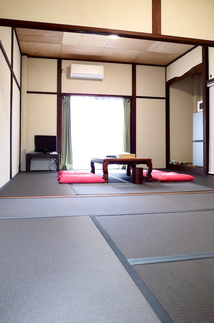 矢板市/団体様歓迎！日光那須エリアアクセス抜群！大部屋の和室とカフェ併設の一棟貸切ゲストルーム - Tochigi