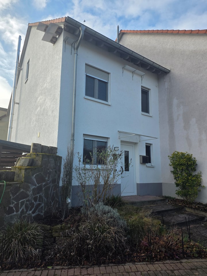 Gemütliches Reihenhaus In Ruhiger Lage - Ladenburg