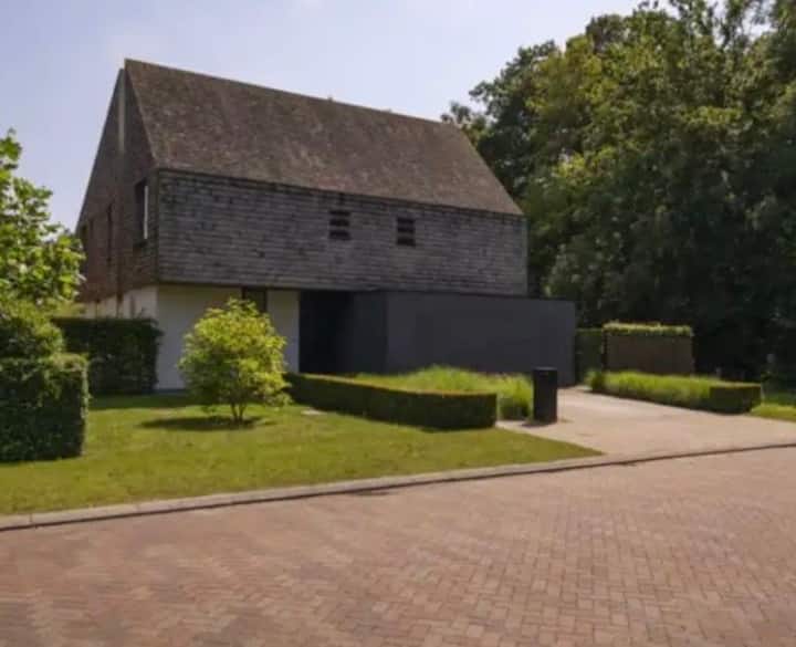 Prachtige Architectenwoning Te Edegem - Boom