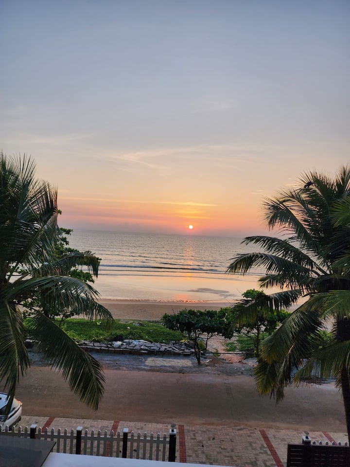 Sunlit Shores Villa - Balcony Room With Beach View - Kundapura