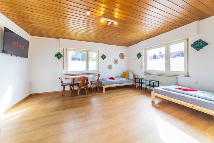 Großzügige Möblierte Wohnung Neu - Aspach