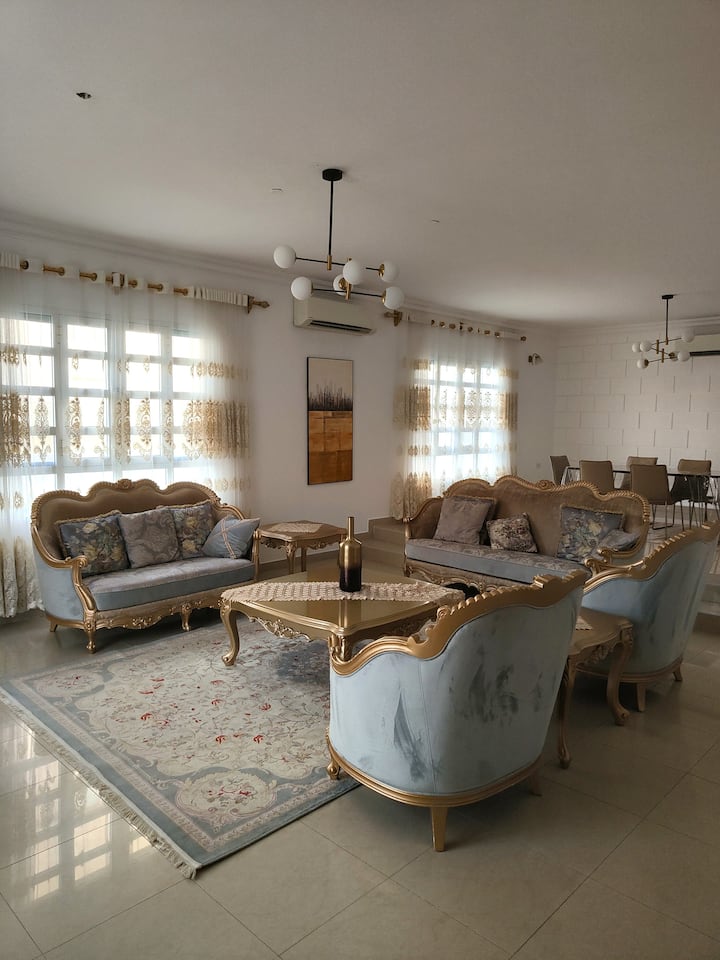 Spacious 4br Villa | Walk To Azaiba Beach - Muscat
