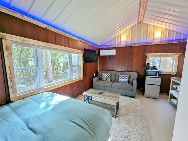 Fireside Cabin 8 | Baraboo • Dells Cabin | Pets Ok - Baraboo, WI
