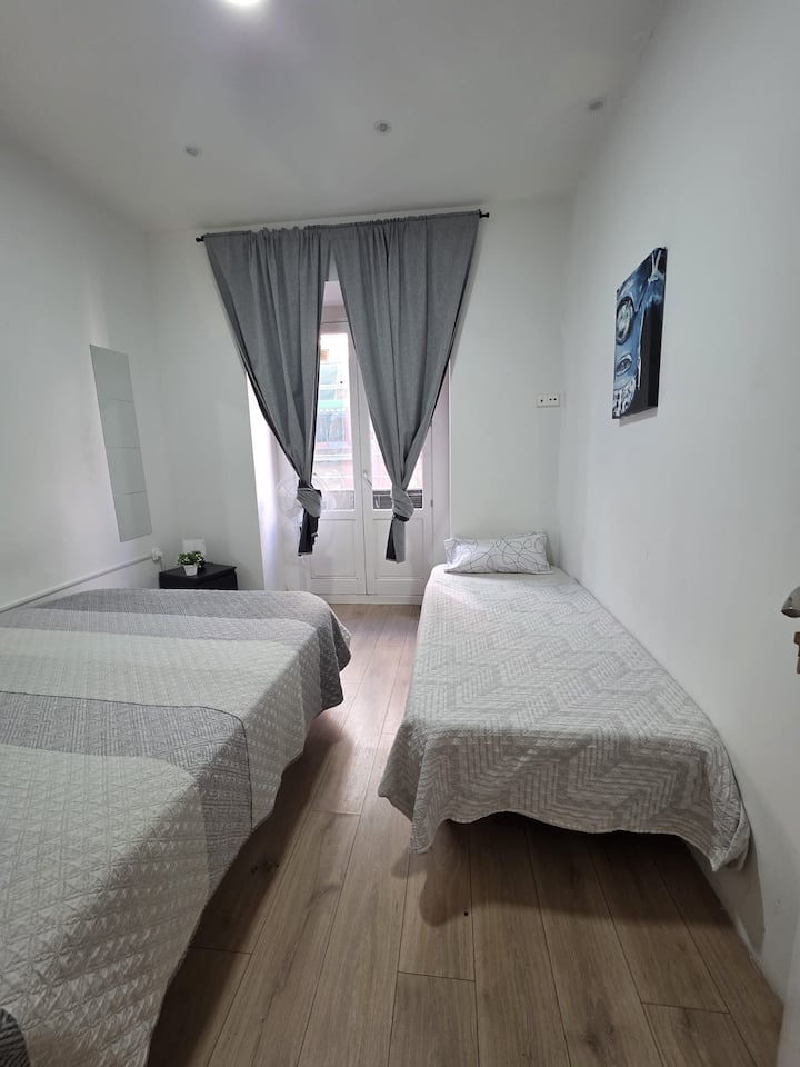 Hermosa Habitación Triple ¹ - Madrid
