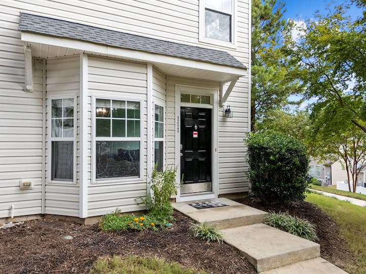 Raleigh Retreat Getaway - Raleigh, NC